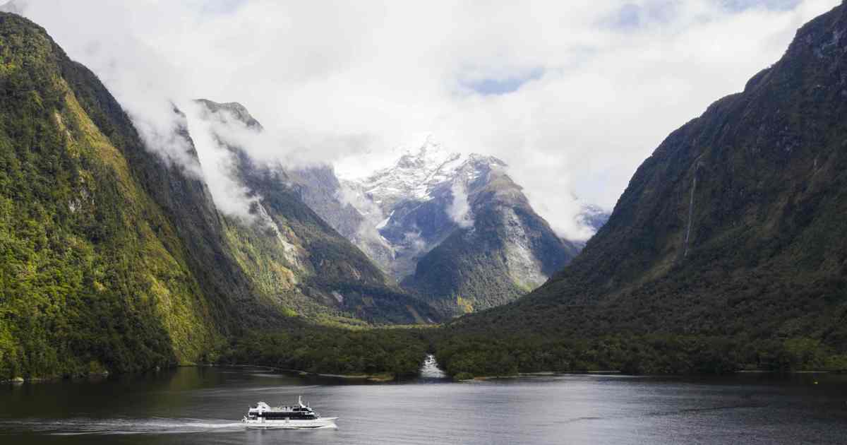 Milford Sound Classic Cruise | RealNZ